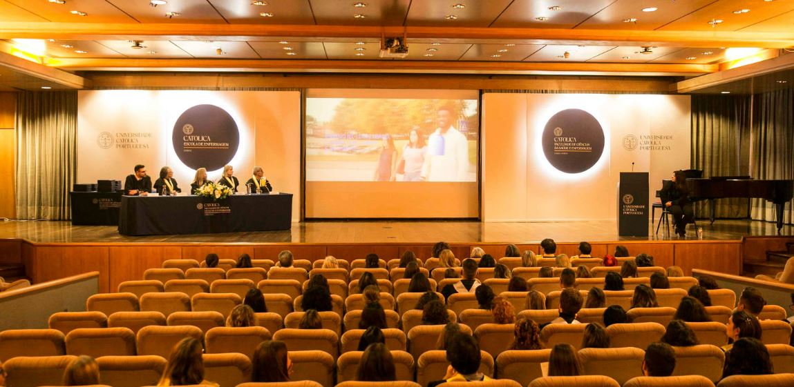 Mais de 160 diplomados na Cerimonia de Entrega de Cartas de Curso da ...